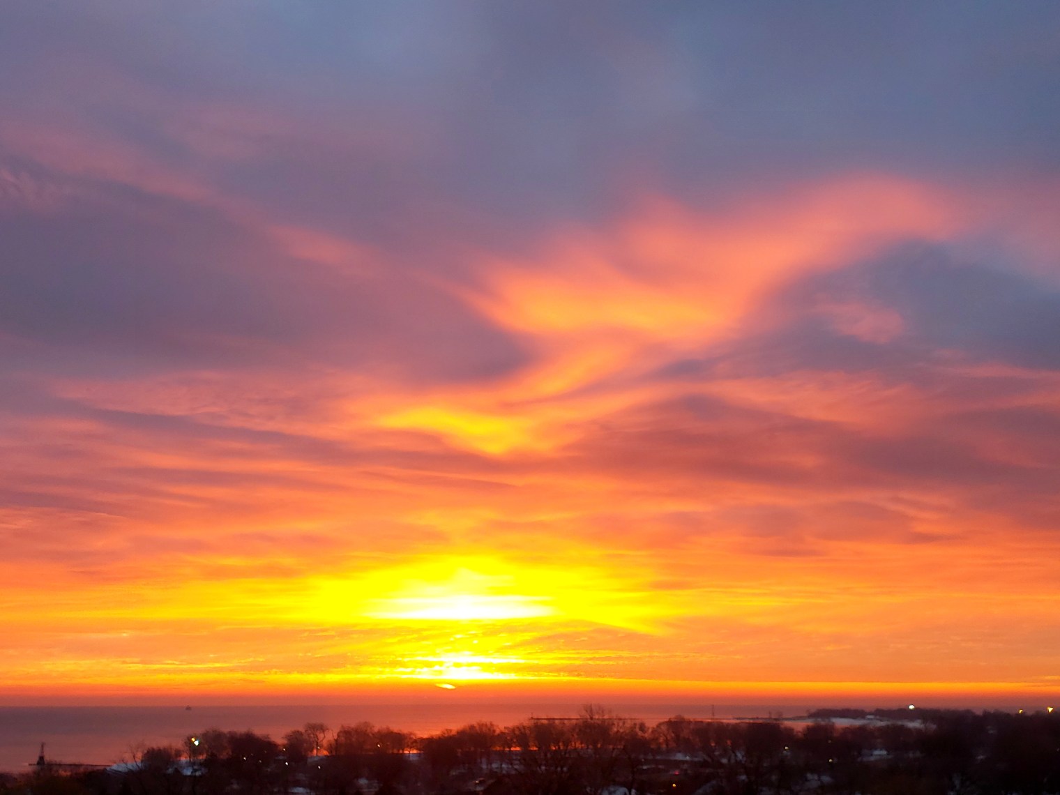 Tuesday Shares: Sunrise, Lake Michigan: Sky Flames! – The Chicago Files